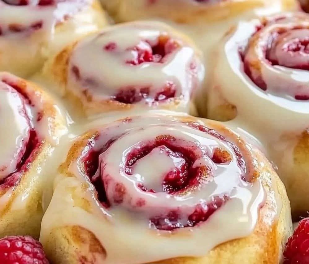 Raspberry Cinnamon Rolls With Lemon Glaze - Culinary Delights